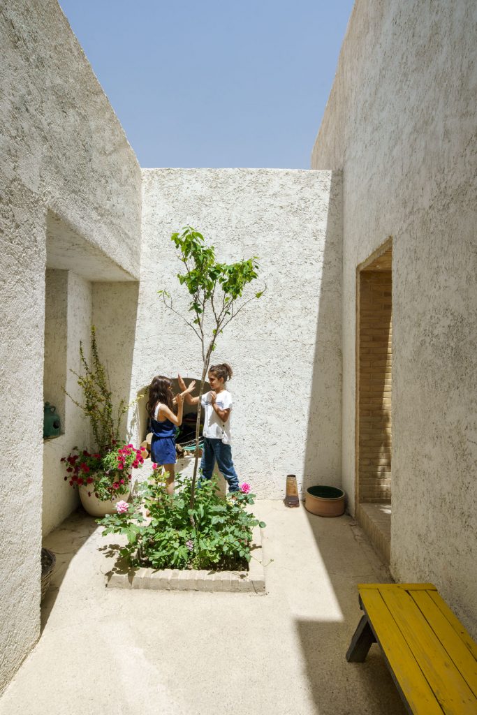 Aban House – Deed Studio